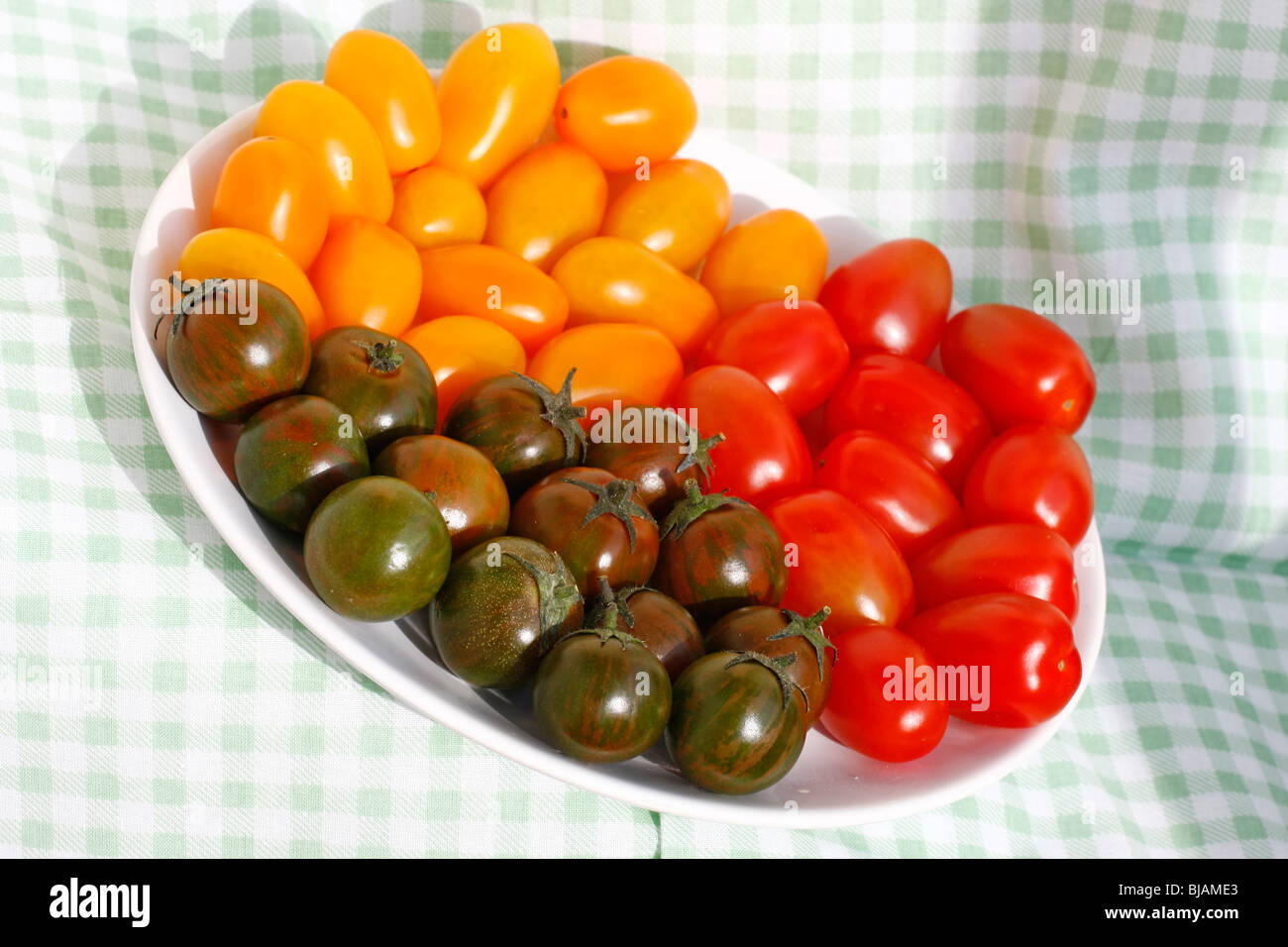 Cocktail tomatoes hi-res stock photography and images - Alamy