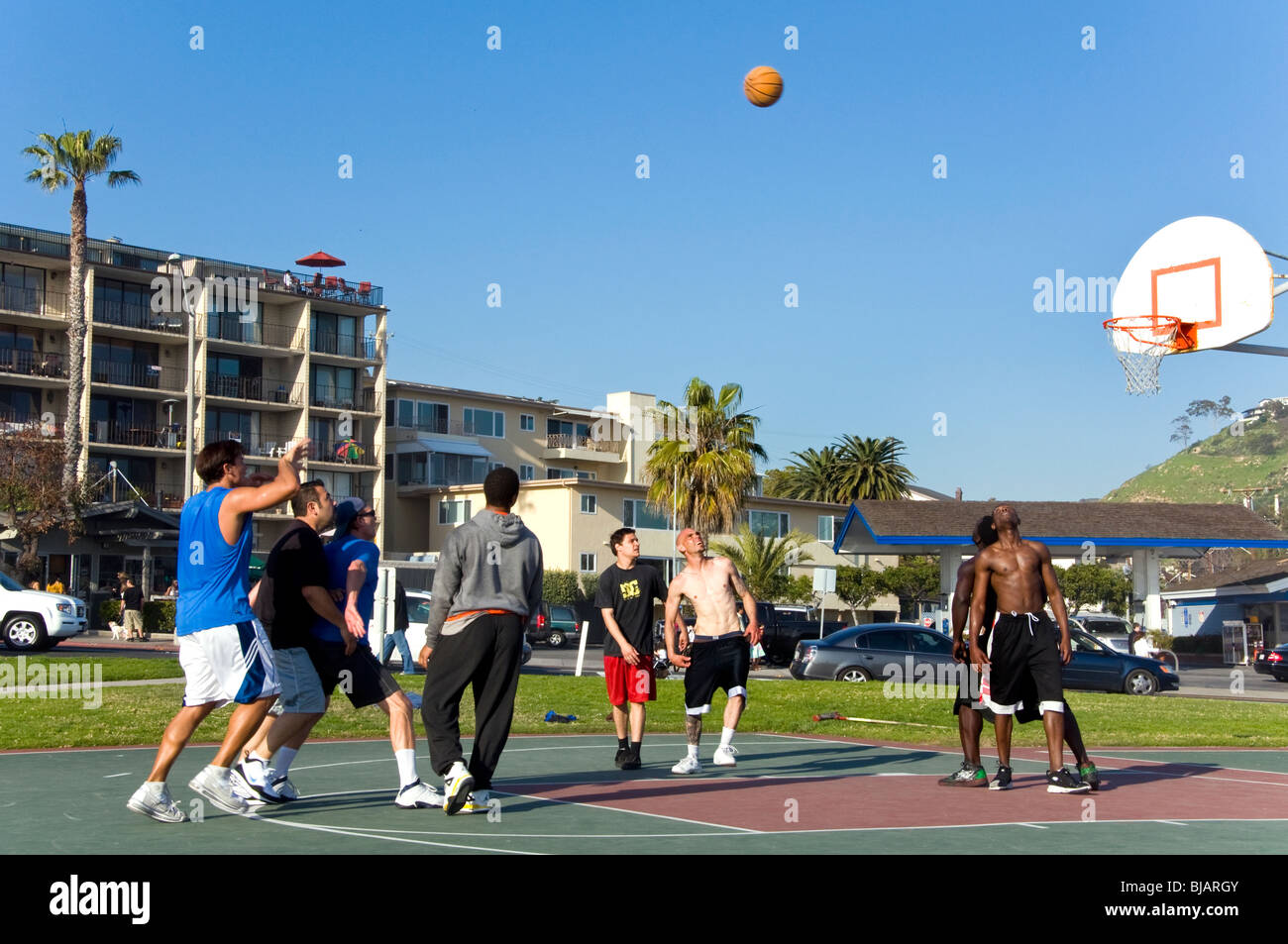 Basketball on the beach hi-res stock photography and images - Alamy