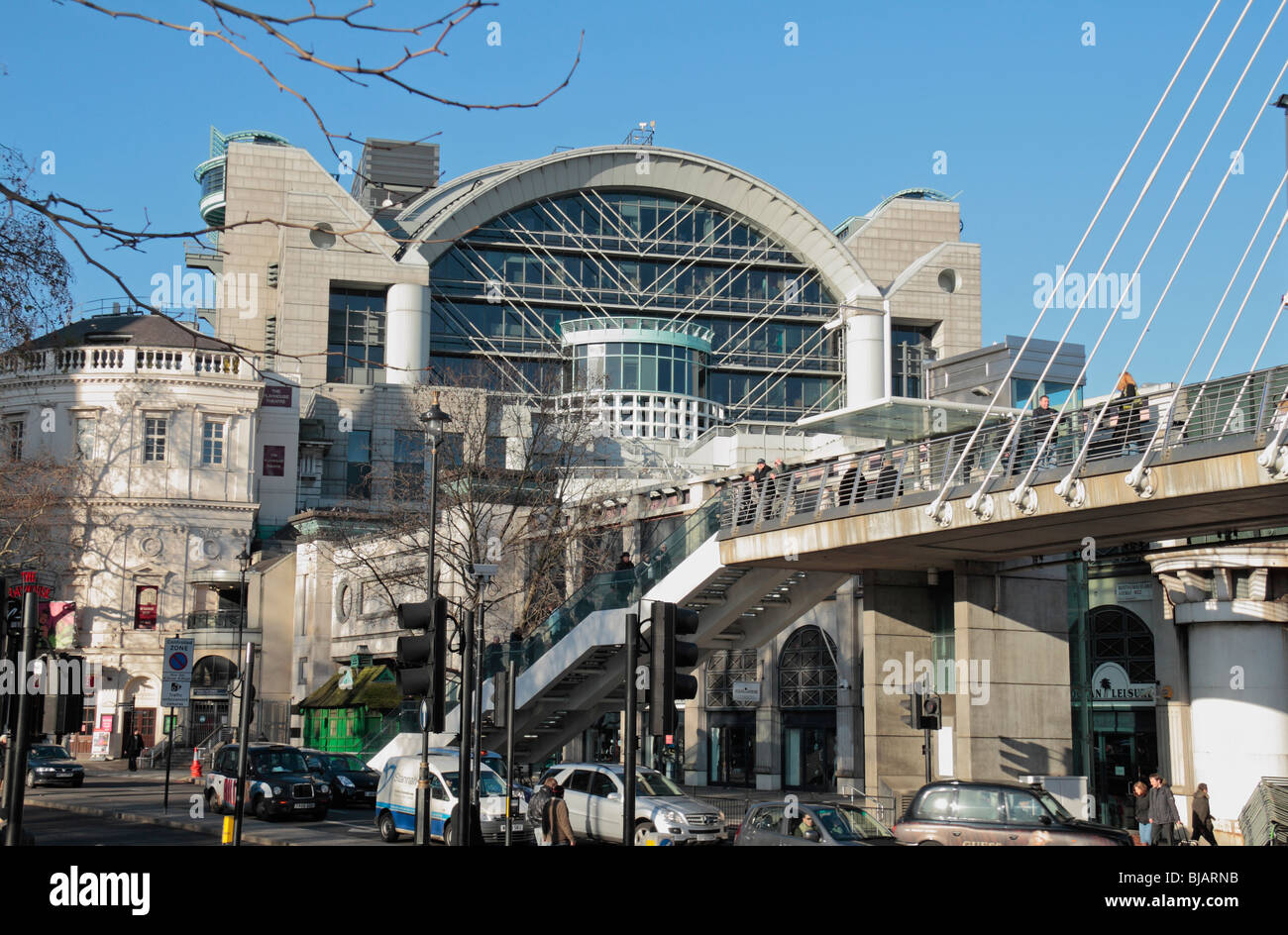 Embankment Place above Charing Cross station and Hungerford Bridge on ...