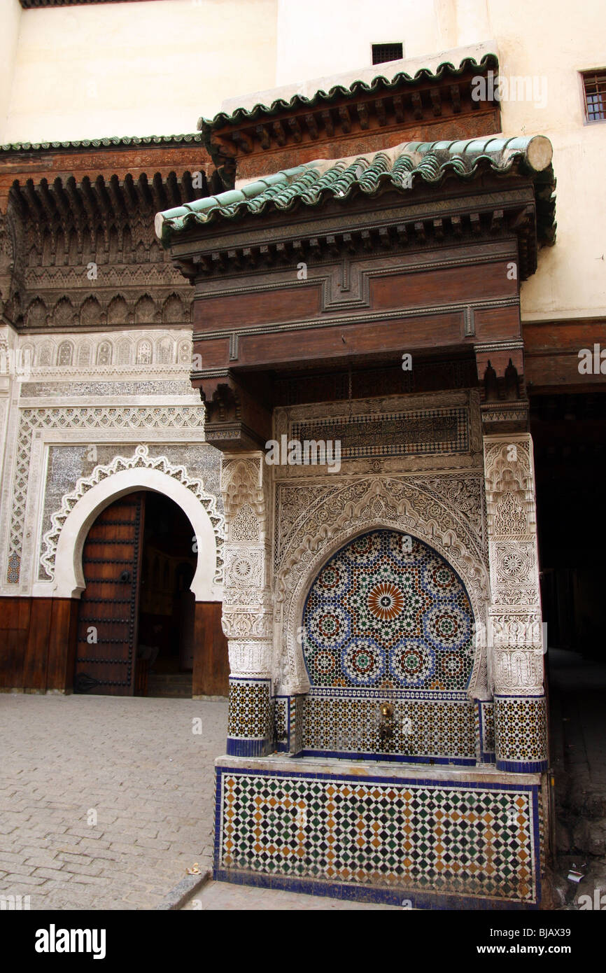Zellige tiles fes morocco hi-res stock photography and images - Alamy
