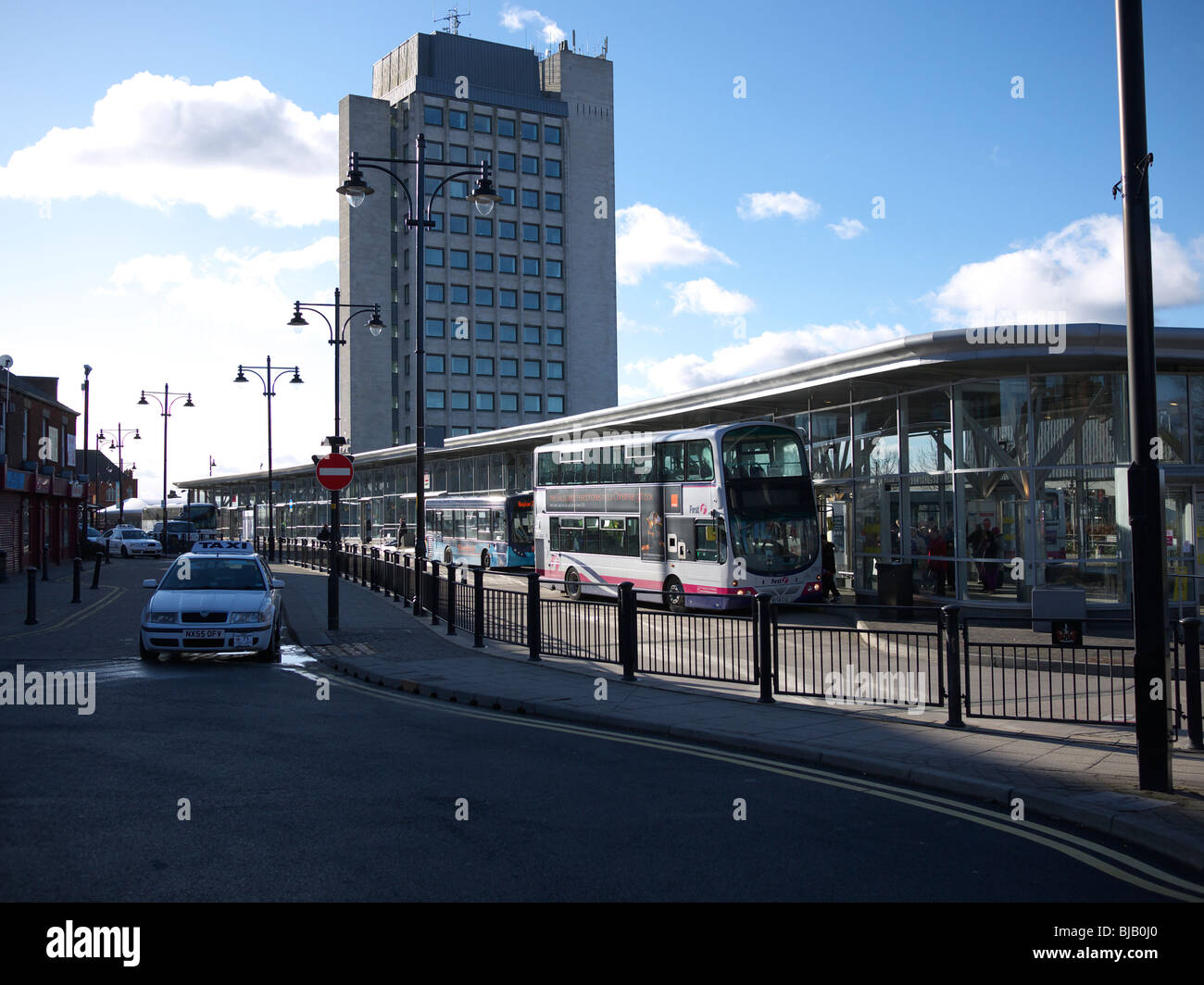Oldham civic centre hi-res stock photography and images - Alamy