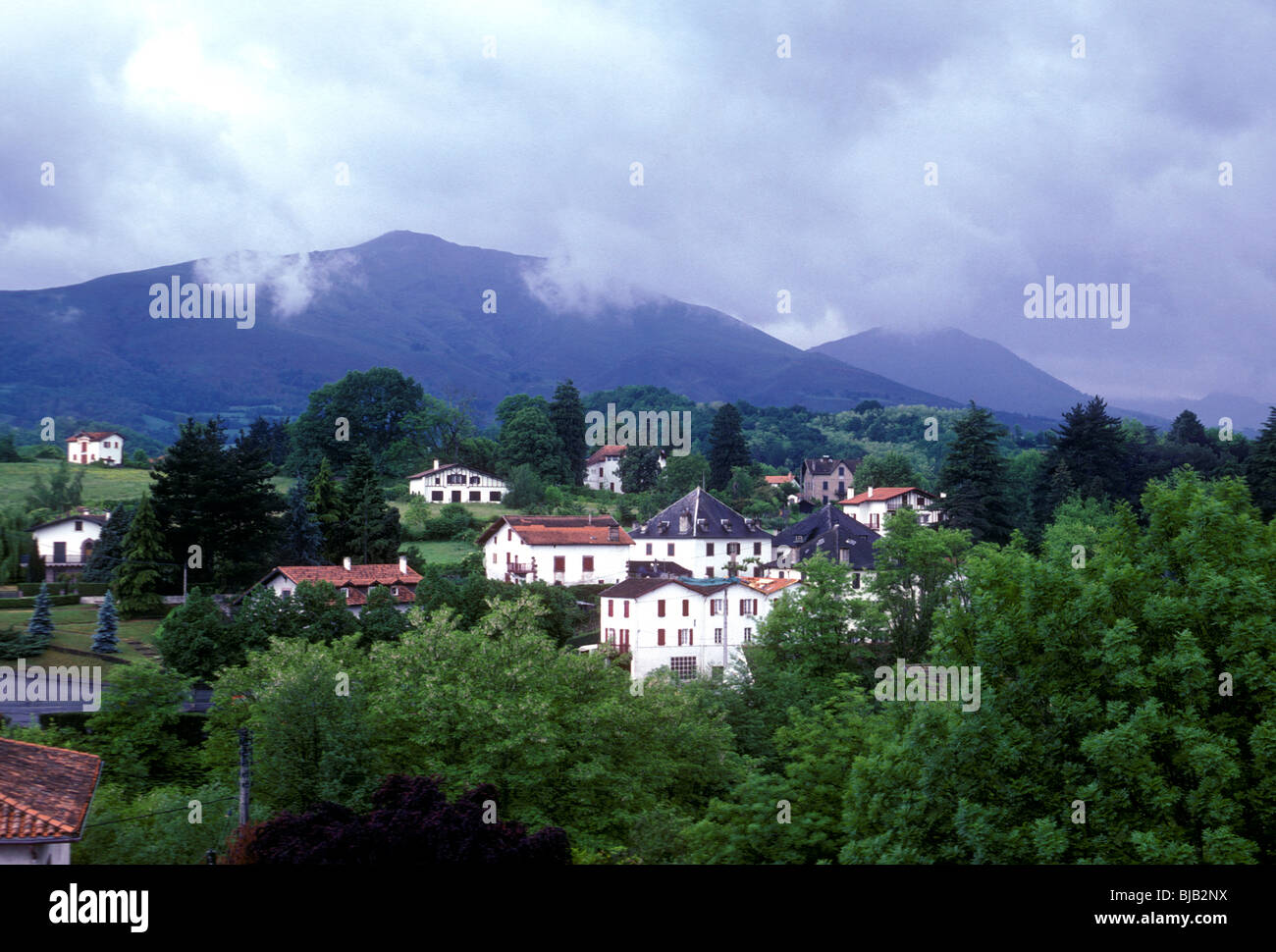 French country houses hi-res stock photography and images - Alamy