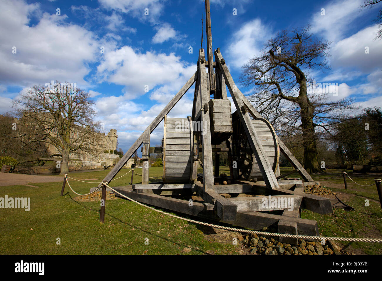 A full size replica of a medieval trebuchet at Warwick castle in the UK ...