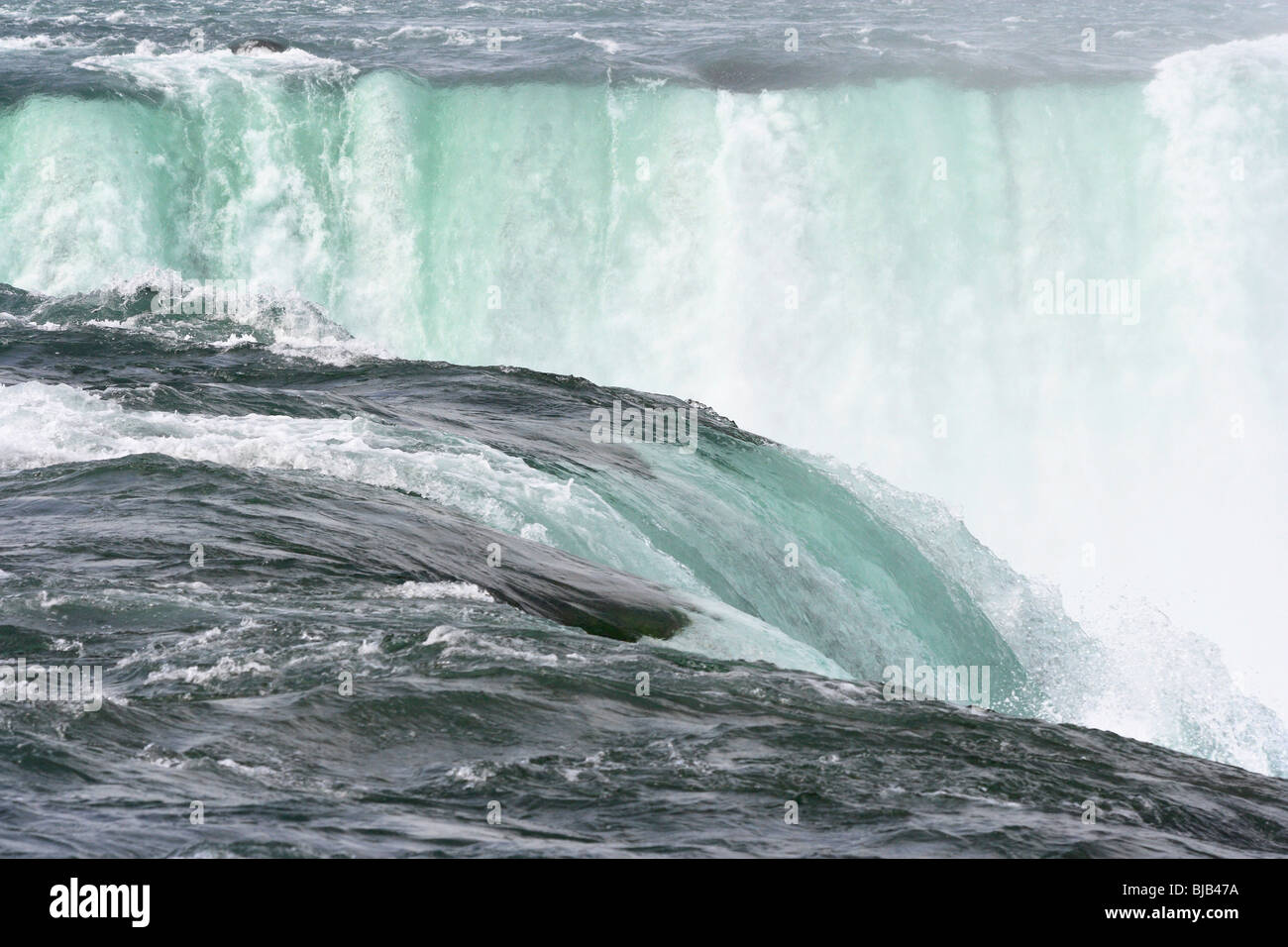 Edge niagara falls waterfall hi-res stock photography and images - Alamy