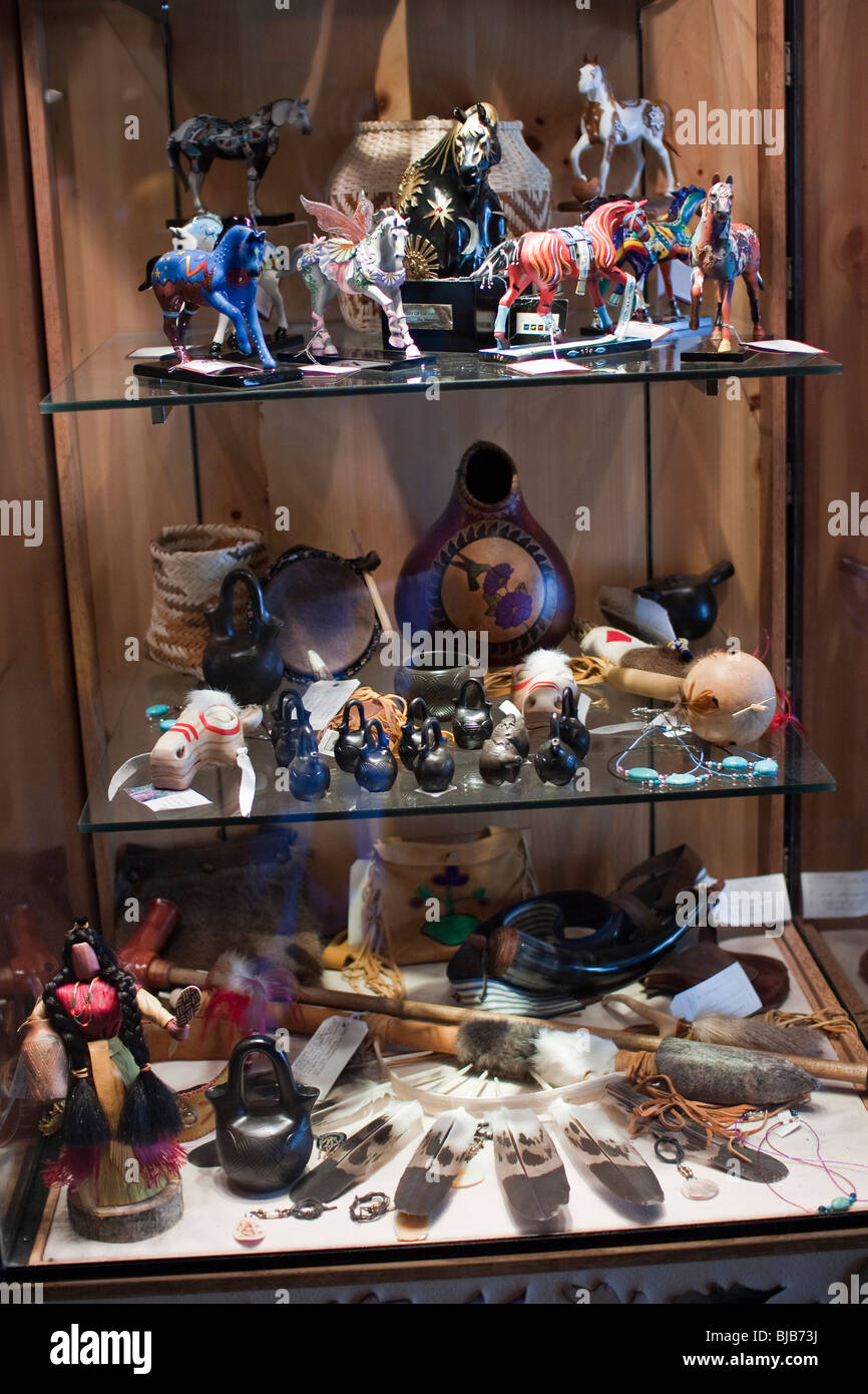 Native american craft shop hi-res stock photography and images - Alamy