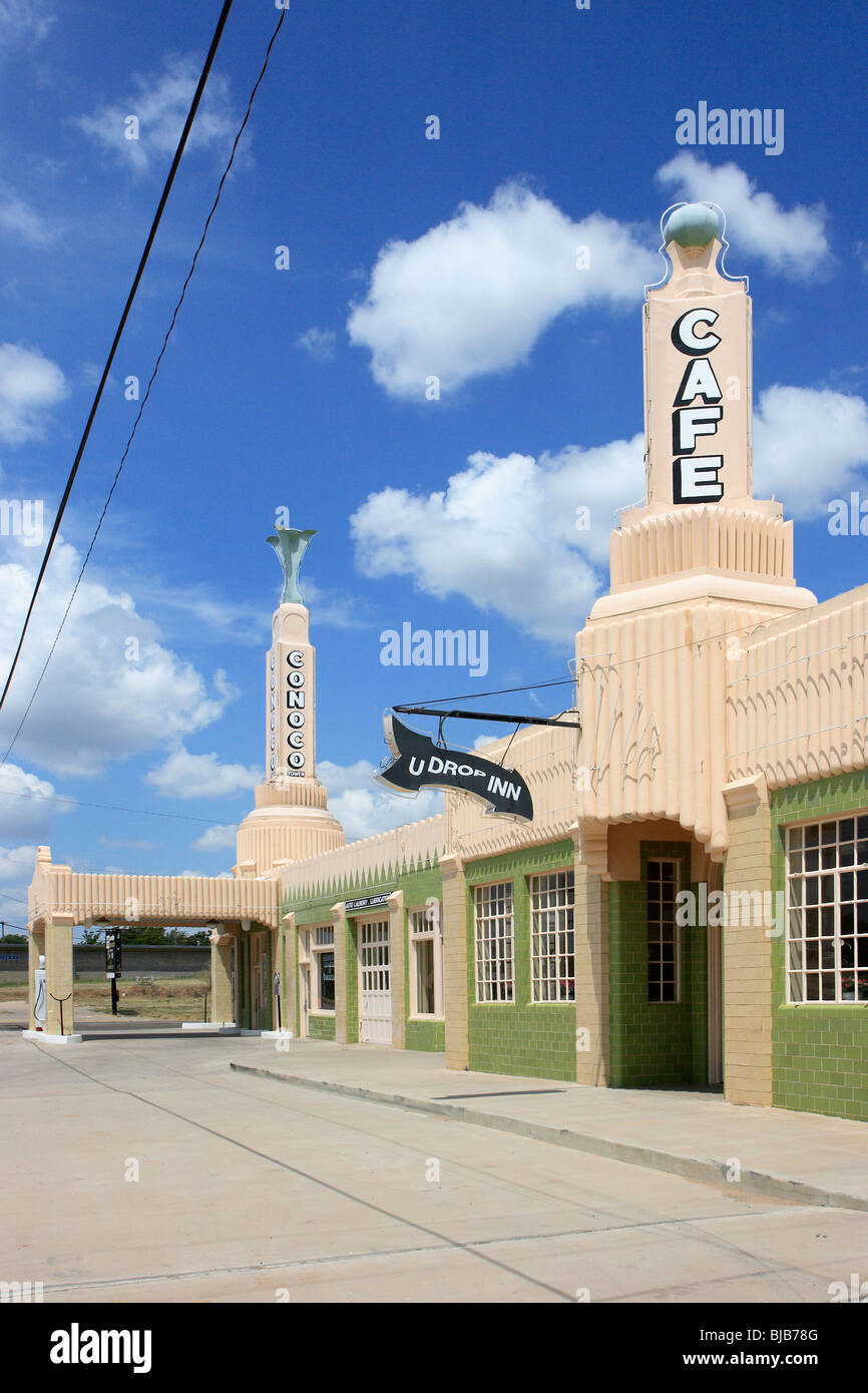 U drop inn and cafe in Art-deco style, Shamrock, USA Stock Photo - Alamy