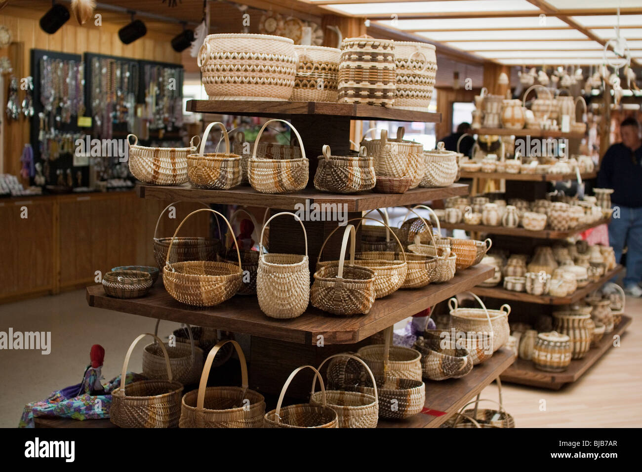 Native american craft shop hi-res stock photography and images - Alamy