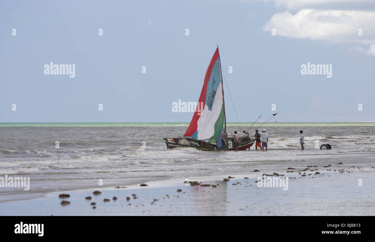 Launching sailboat hi-res stock photography and images - Alamy