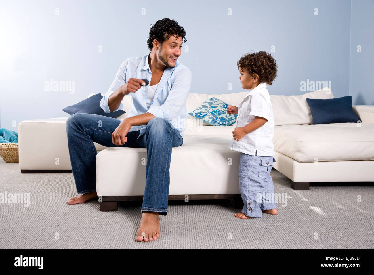 30 year old hispanic man hi-res stock photography and images - Alamy