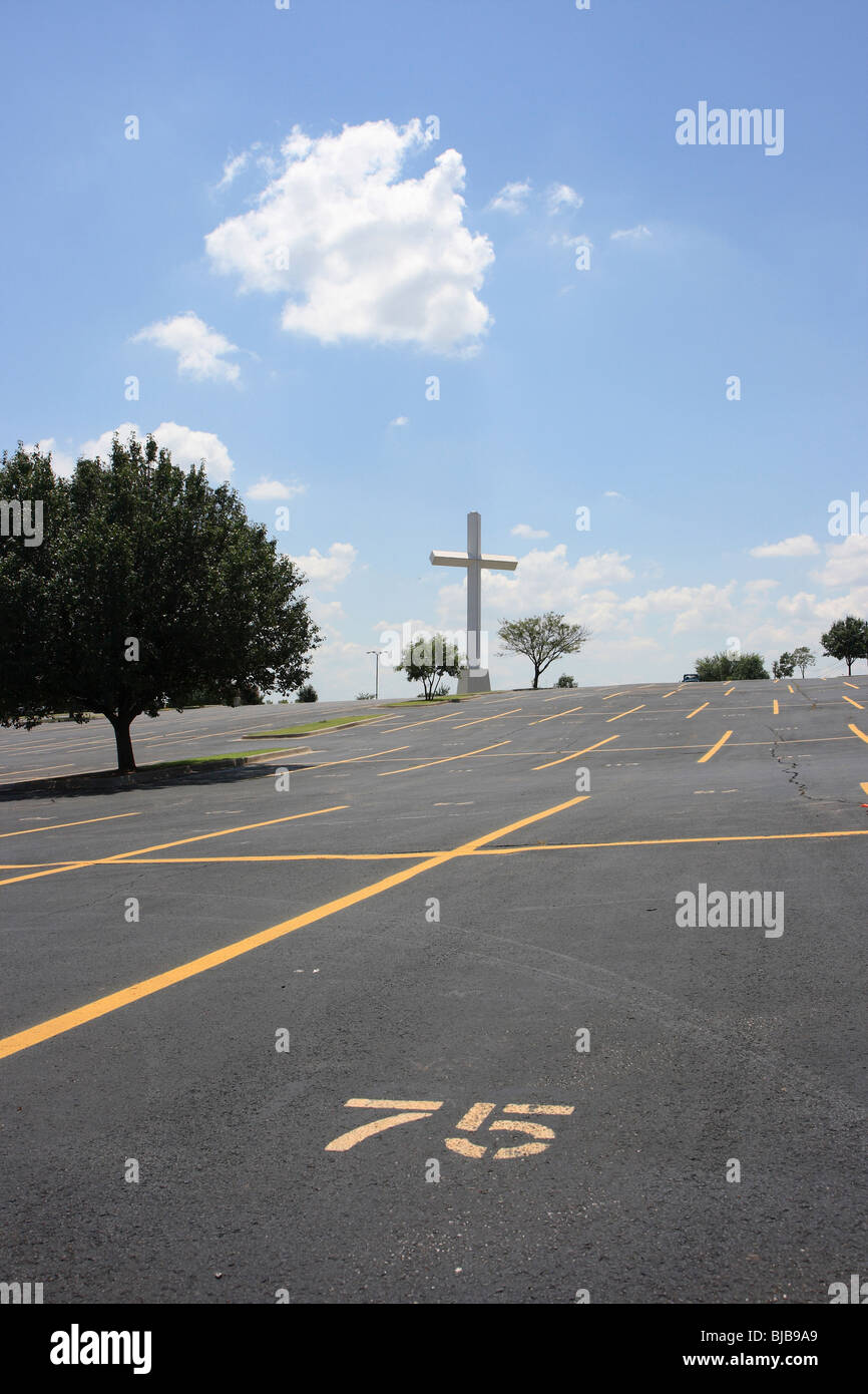 Car park and Livechurch.tv cross, Edmond, USA Stock Photo - Alamy