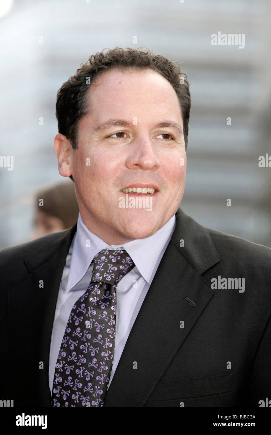 Jon favreau iron man hi-res stock photography and images - Alamy