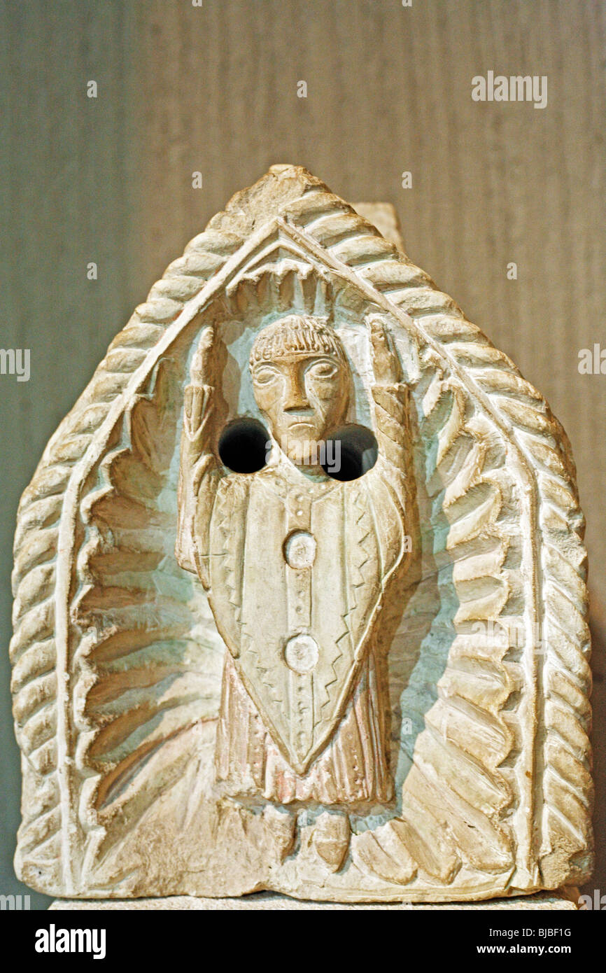 Romanesque decor hi-res stock photography and images - Alamy