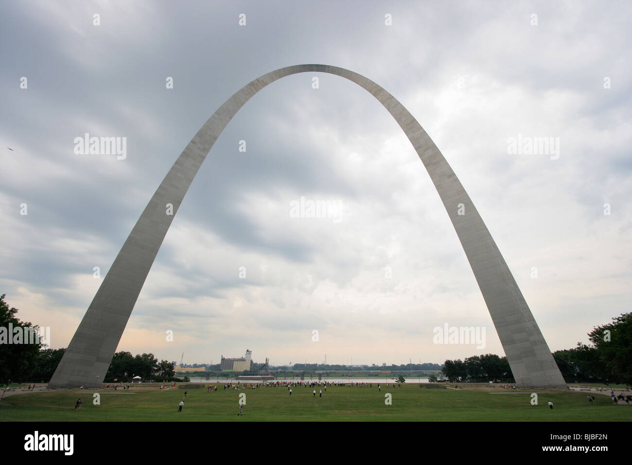 Saint louis arch construction hi-res stock photography and images - Alamy