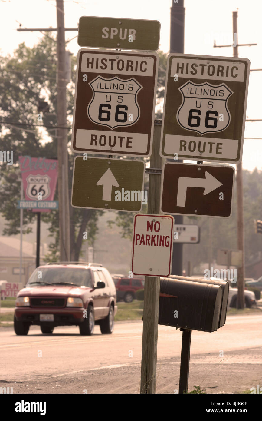Road signs showing the way of the Historic Route 66, Wilmington, United ...
