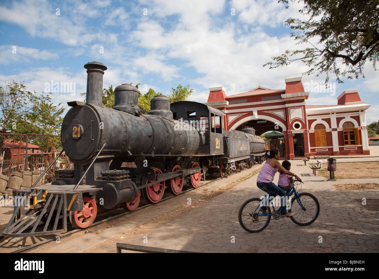 Granada railway station hi-res stock photography and images - Alamy