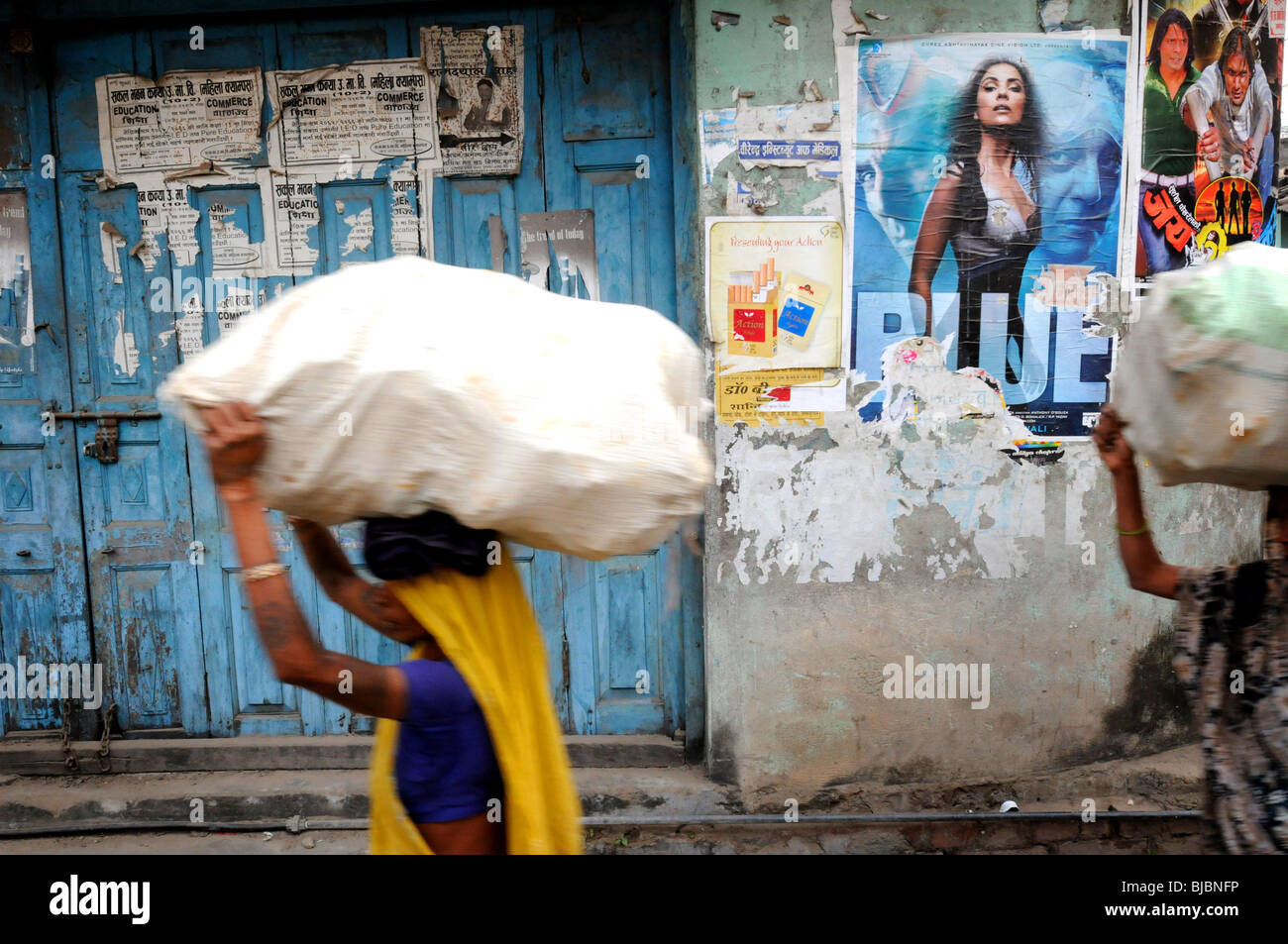 Peasants carrying load in Janakpur Stock Photo - Alamy