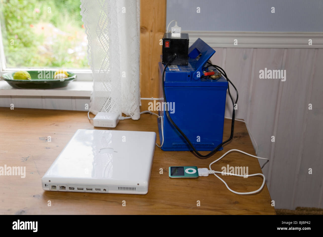 Charge battery ipod hi-res stock photography and images - Alamy