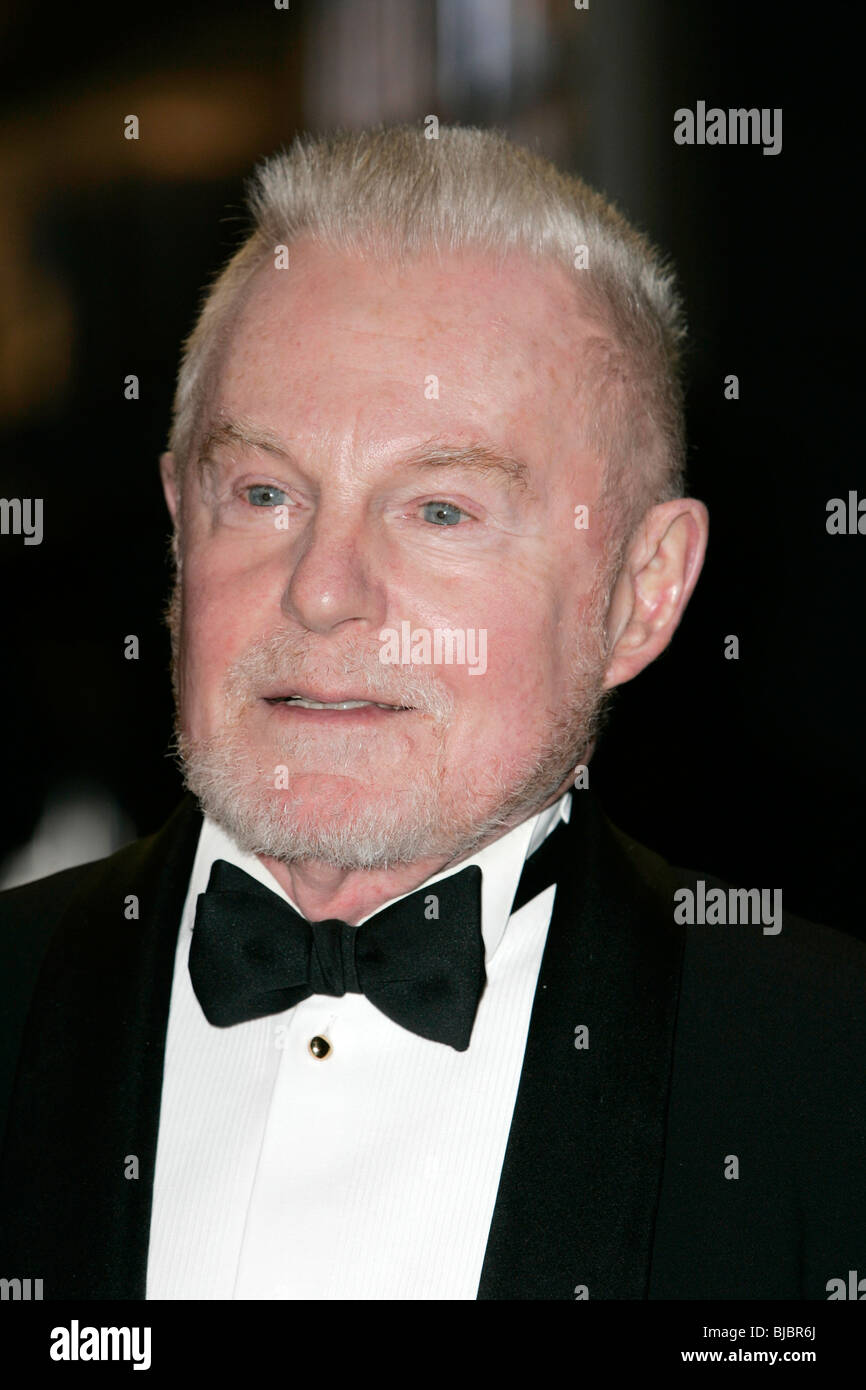 Derek jacobi hi-res stock photography and images - Alamy