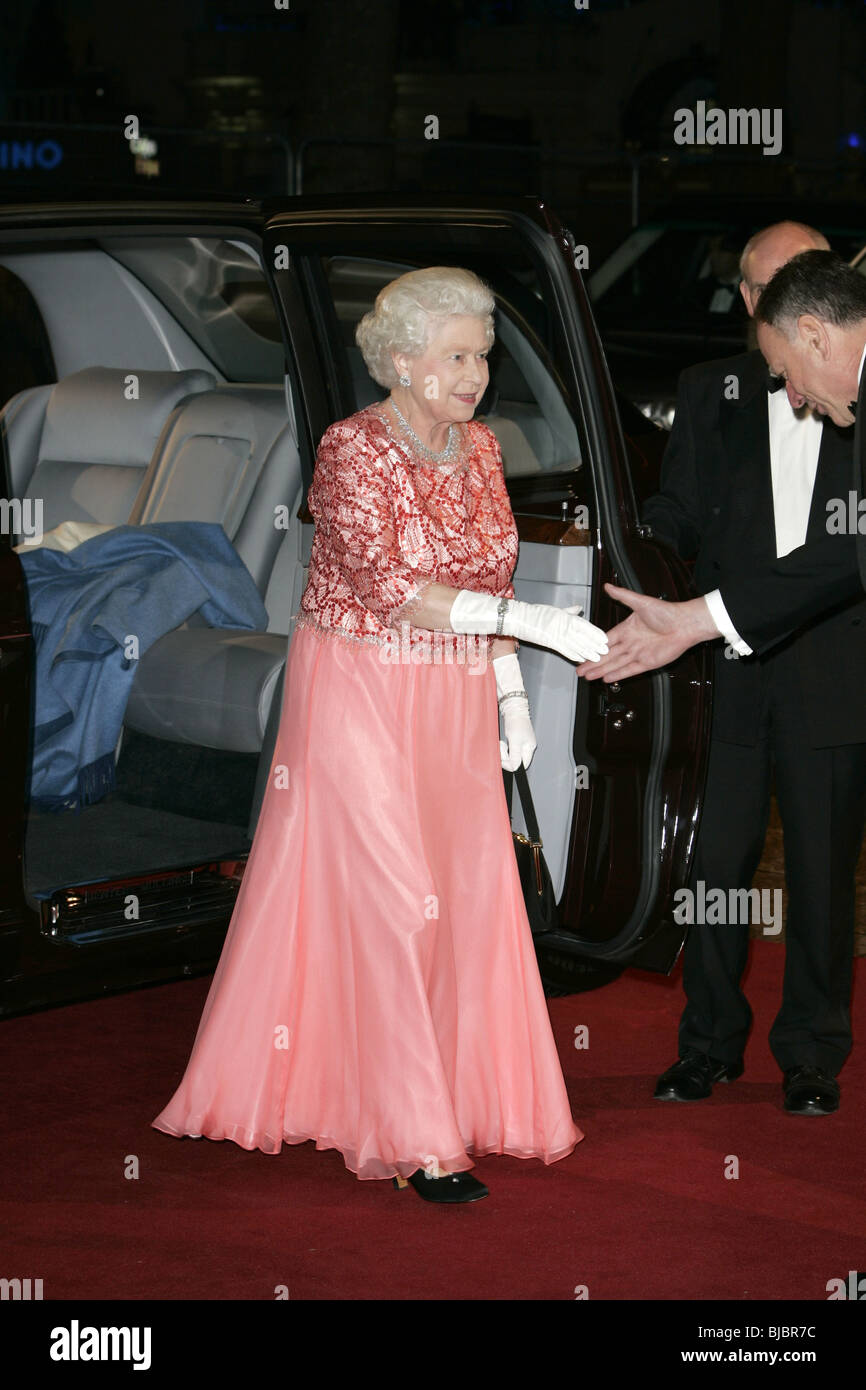 Hrh queen elizabeth hi-res stock photography and images - Alamy