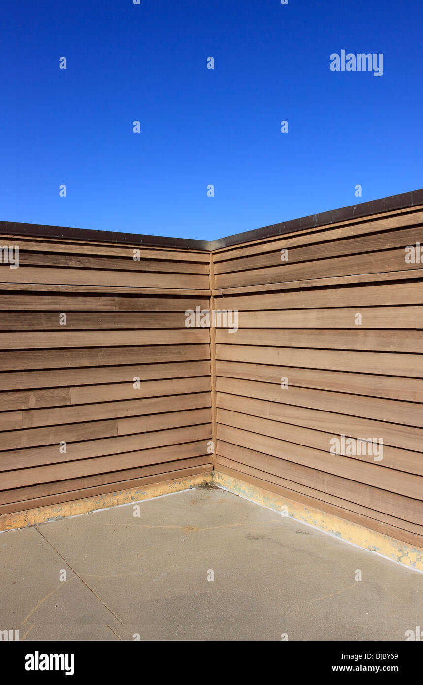 Corner of fence hi-res stock photography and images - Alamy