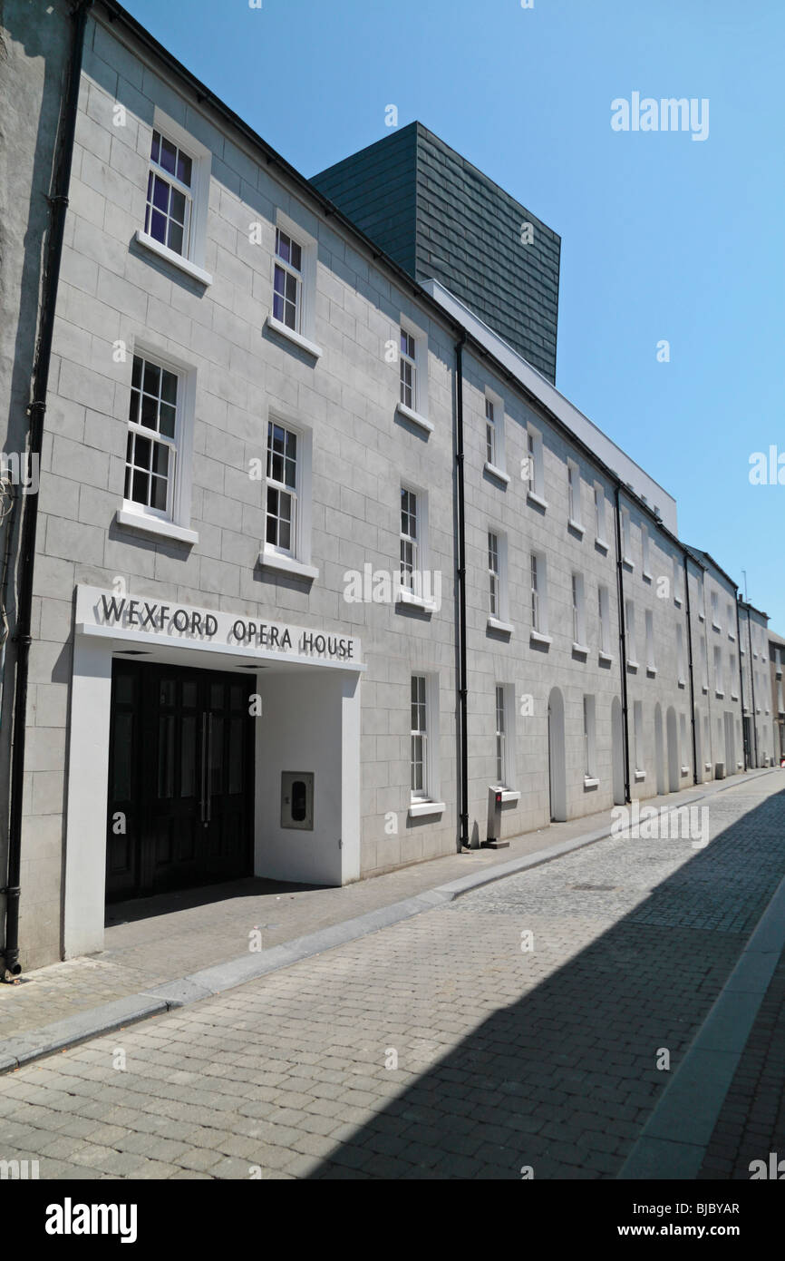 Festival opera house hi-res stock photography and images - Alamy