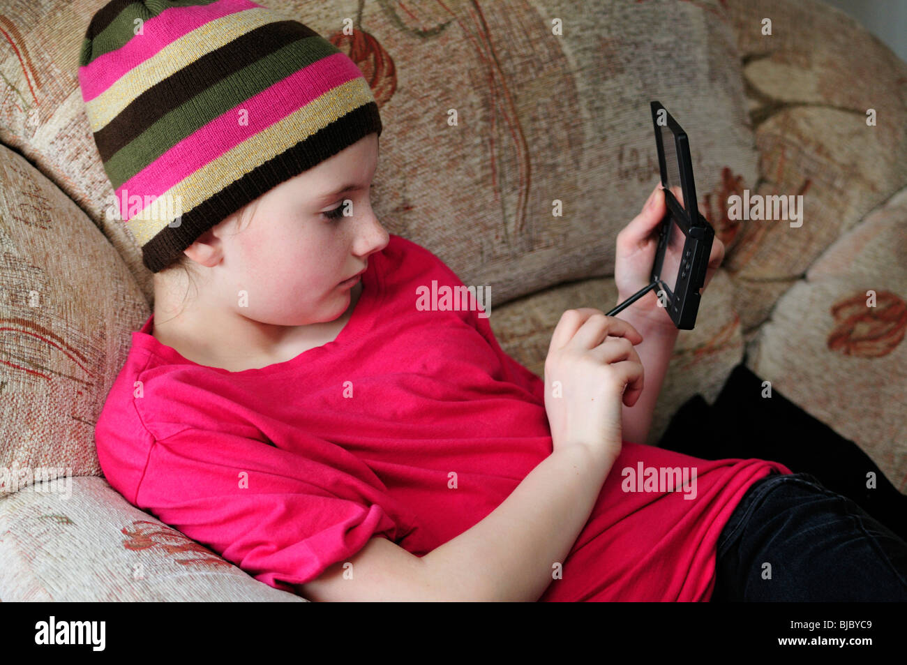 Child playing nintendo game hi-res stock photography and images - Alamy
