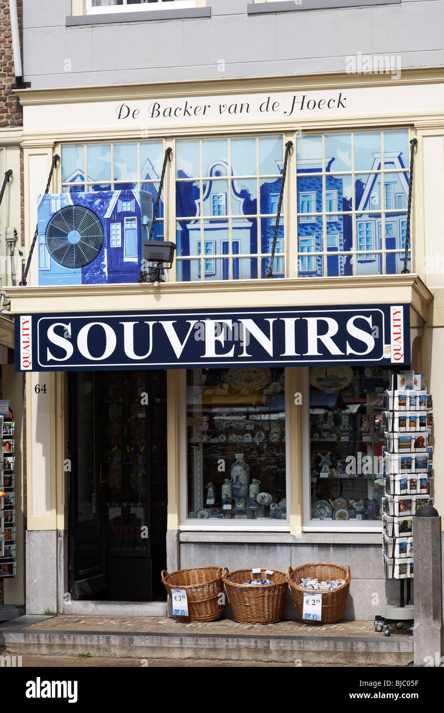 Souvenir shop in Delft, South Holland, Netherlands Stock Photo - Alamy
