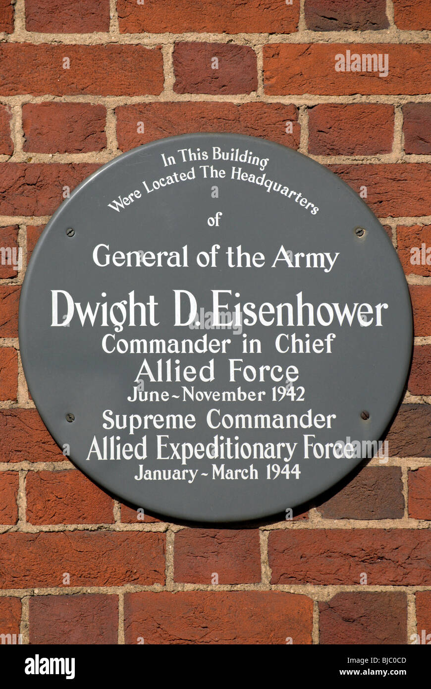 plaque in london's grosvenor square marking the wartime headquarters of ...