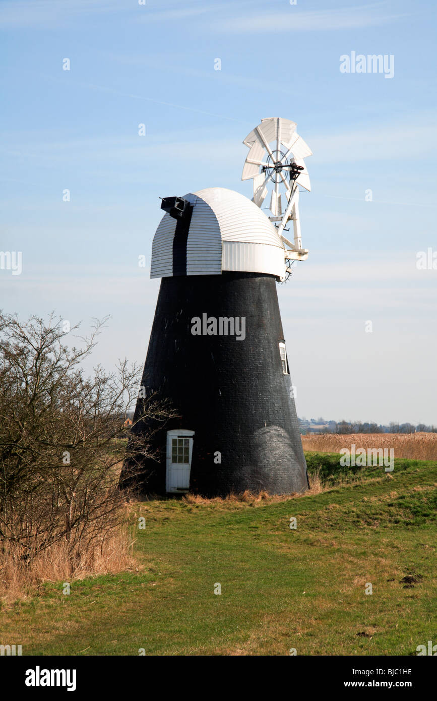 Runham North Drainage Mill by public footpath by the River Bure at ...