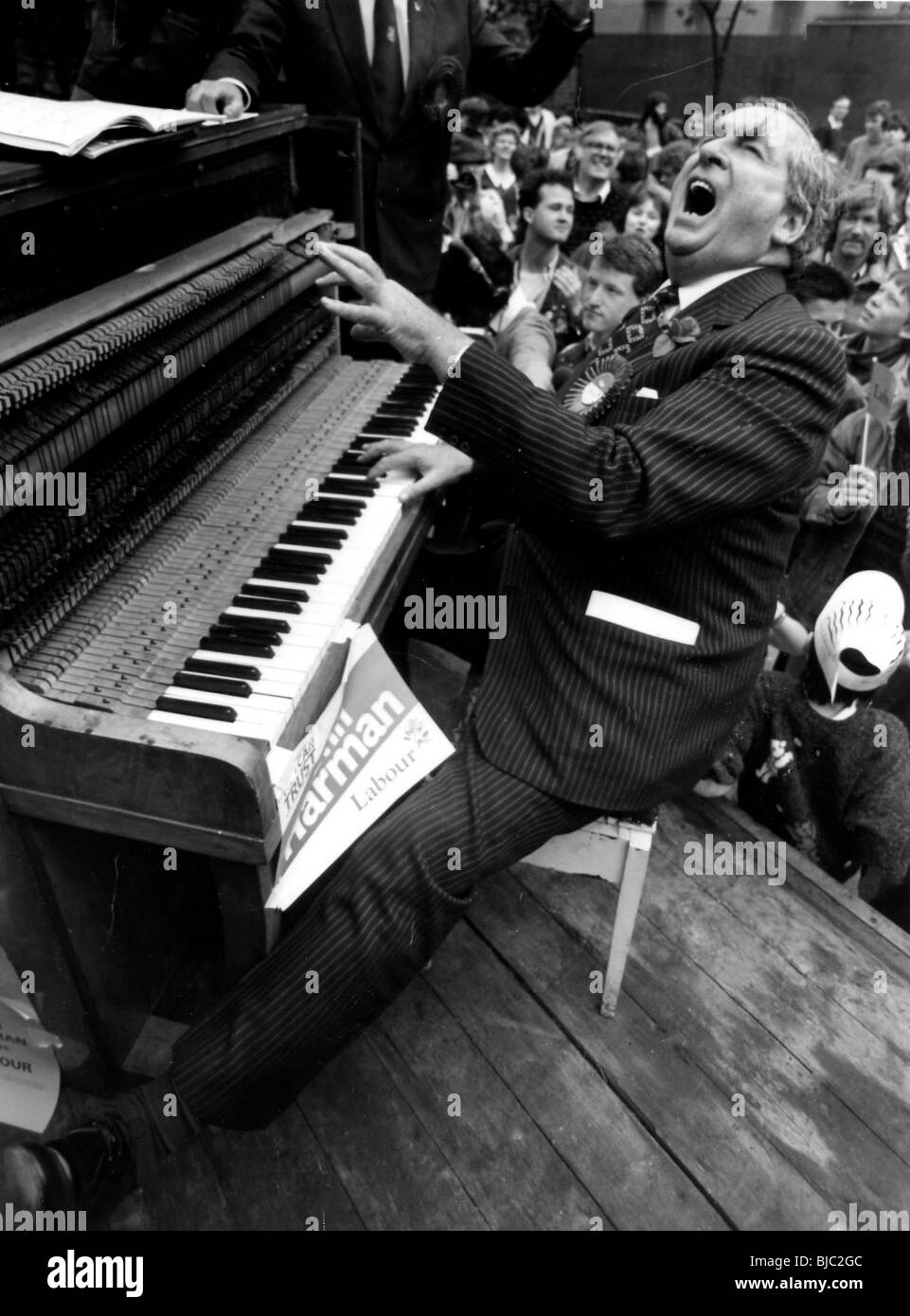 Denis healey plays piano hi-res stock photography and images - Alamy