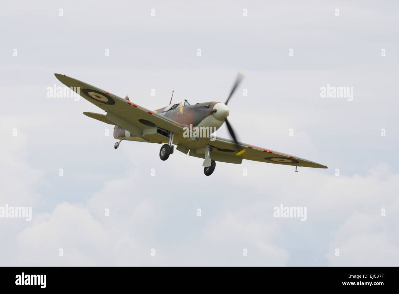 Spitfire at Duxford air display Stock Photo - Alamy