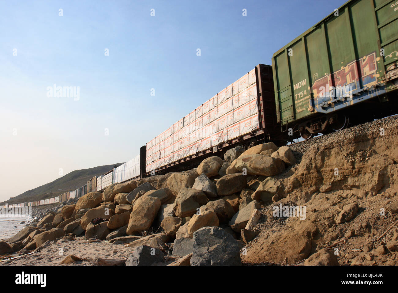 Goods train in Ventura, USA Stock Photo - Alamy