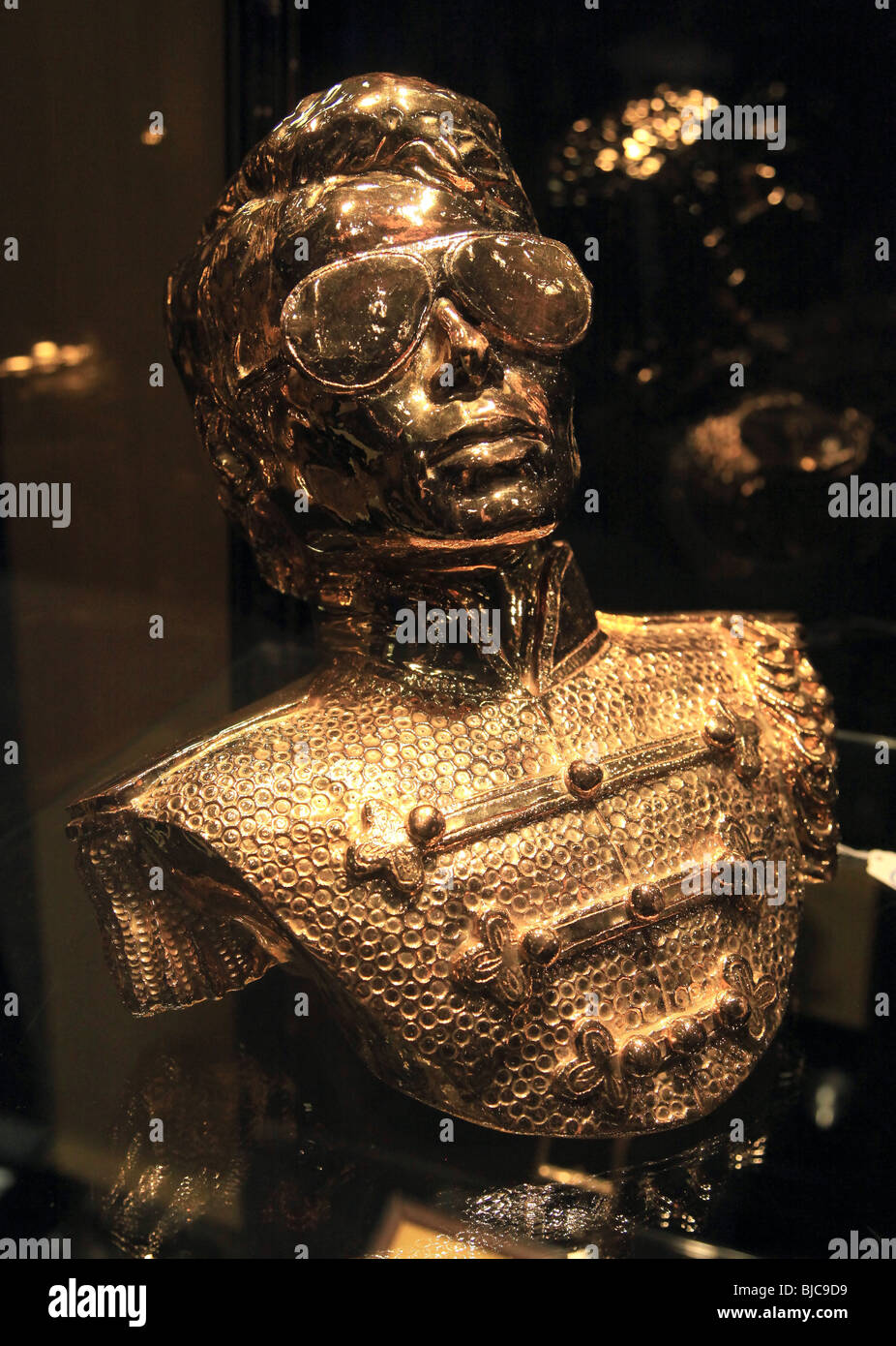 GOLDEN BUST OF MICHAEL JACKSON PROPERTY FROM THE LIFE & CAREER OF ...