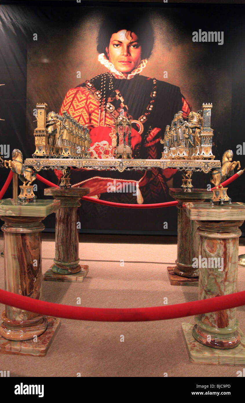 CHESS SET & PORTRAIT PROPERTY FROM THE LIFE & CAREER OF MICHAEL JACKSON ...