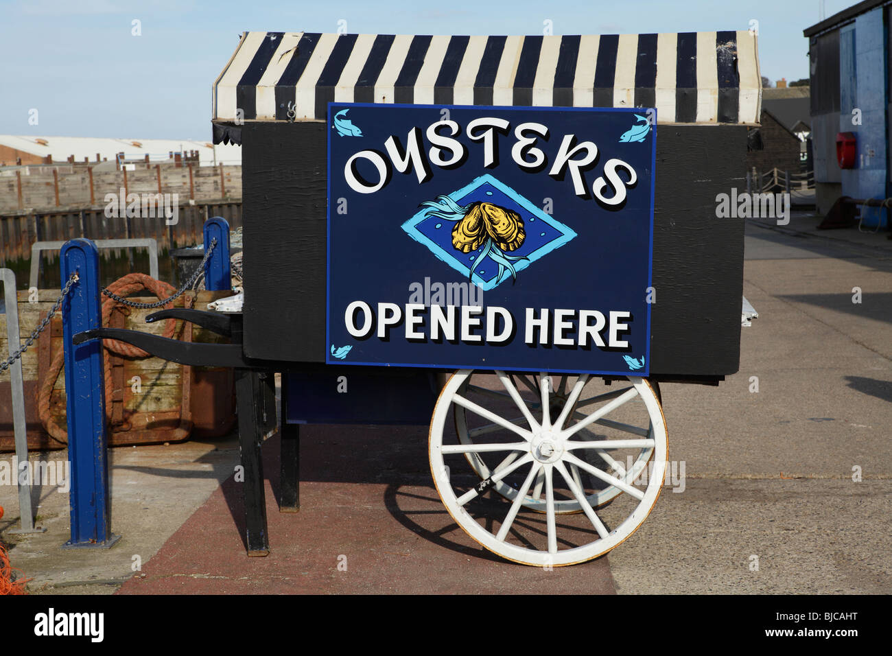Popular seaside town hi-res stock photography and images - Alamy