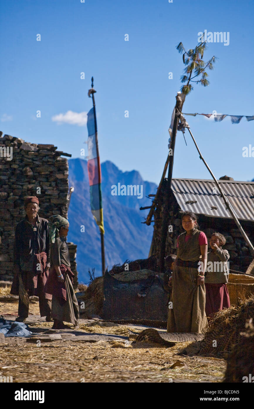 VILLAGERS of CHHAK - AROUND MANASLU TREK, NEPAL Stock Photo - Alamy