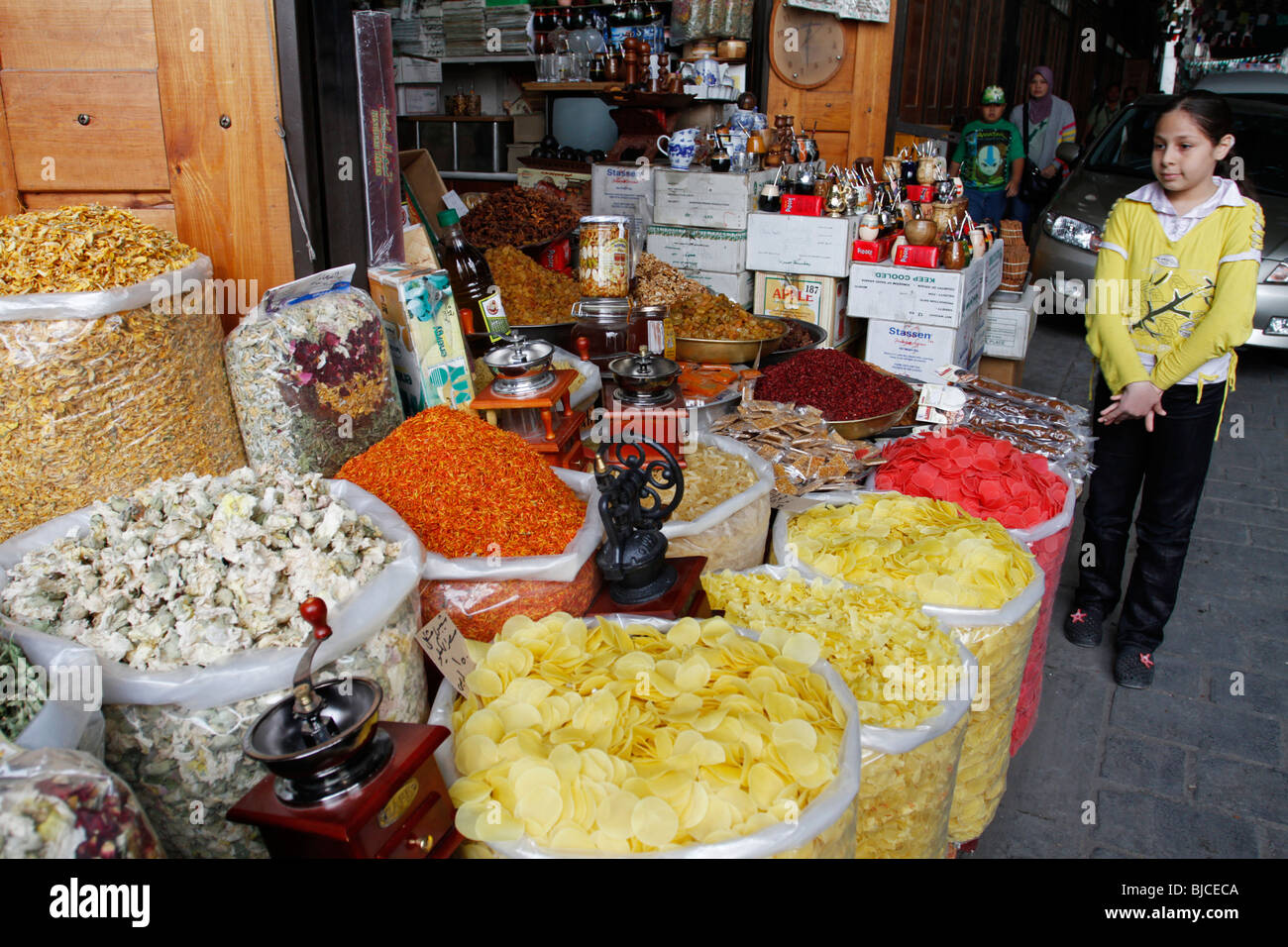 A small shop on the sidewalk in Damascus, Syria Stock Photo - Alamy