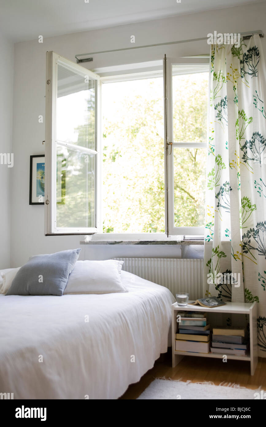 Bedroom window open night hi-res stock photography and images - Alamy