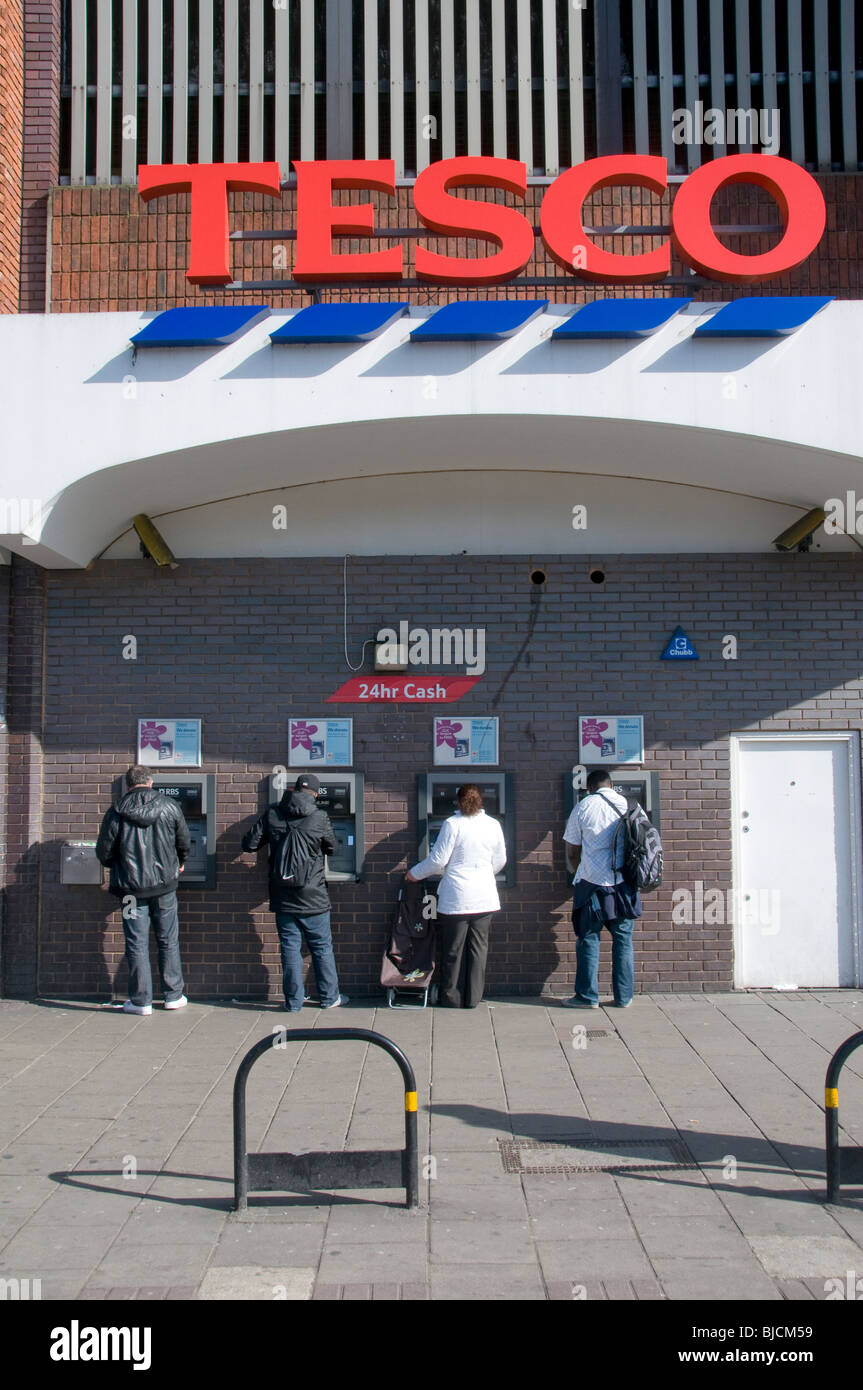 Tesco cashpoint hi-res stock photography and images - Alamy