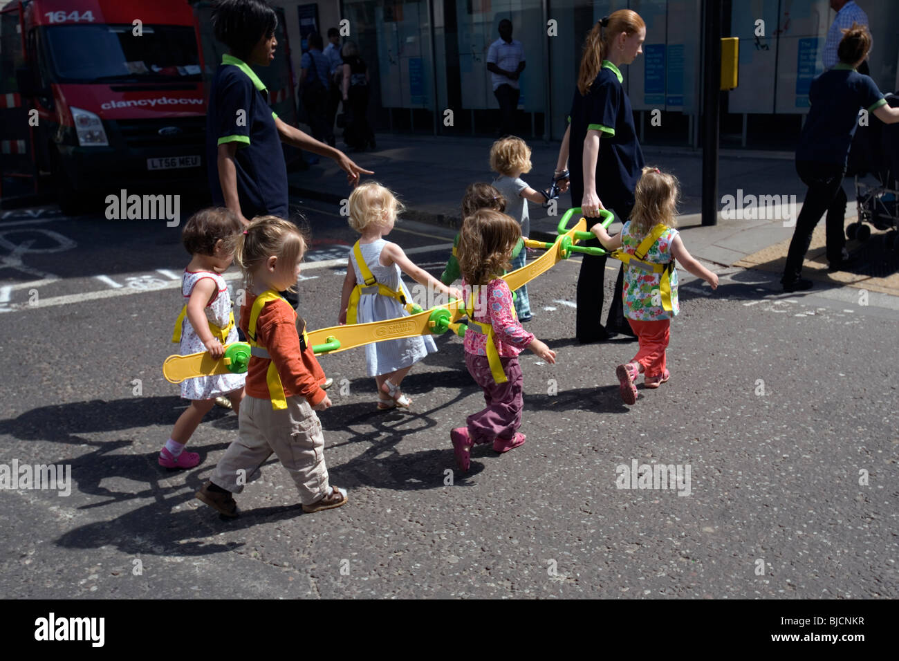 toddlers walk in london Stock Photo - Alamy