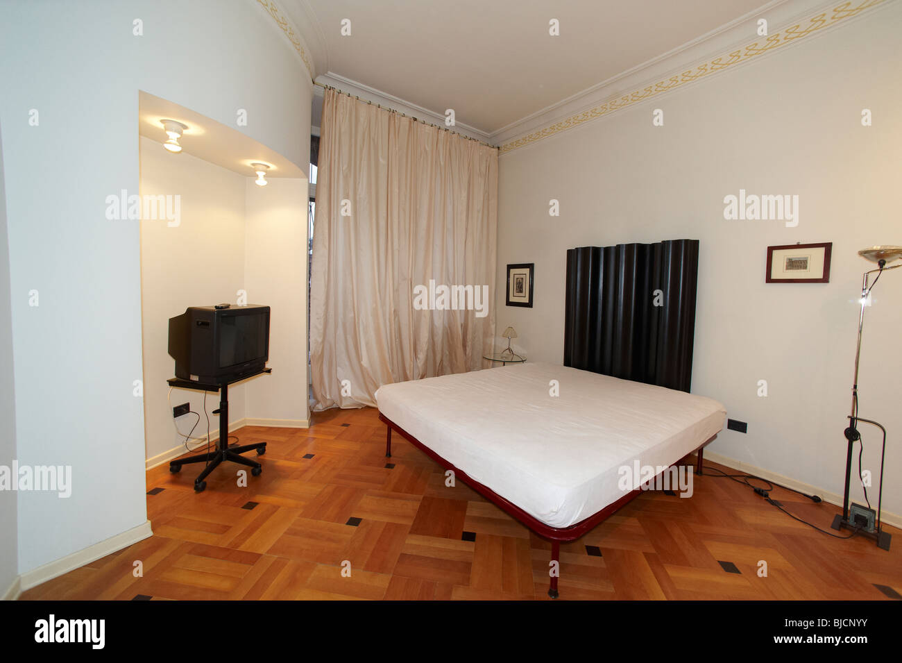 Lightweight architecture hi-res stock photography and images - Alamy