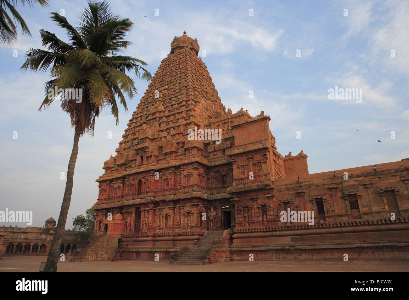 Brihadeshwara Temple (Big Temple) at head of Kaveri river delta ...