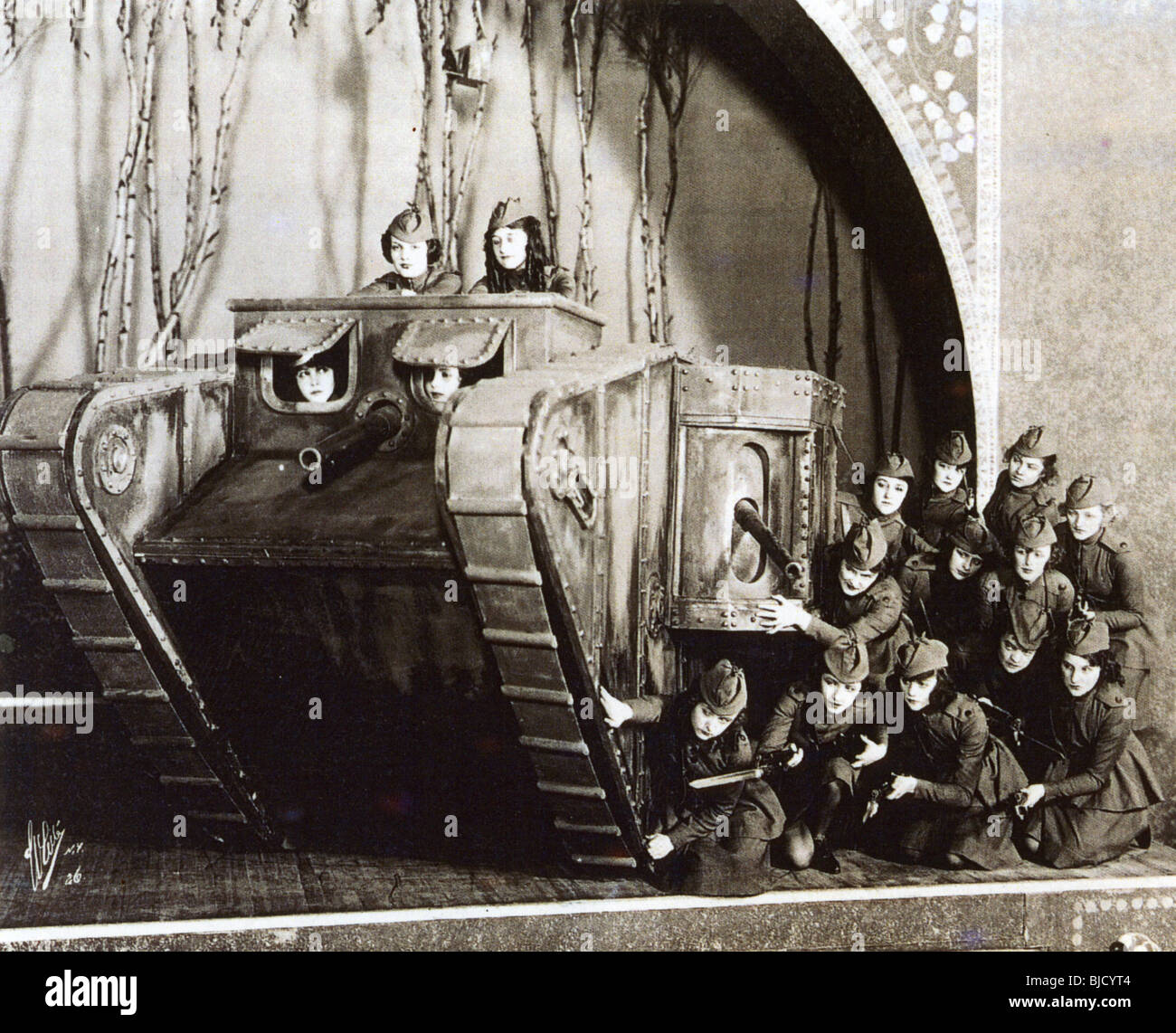 ZIEGFELD FOLLIES OF 1918 at the New Amsterdam Theatre, New York Stock ...