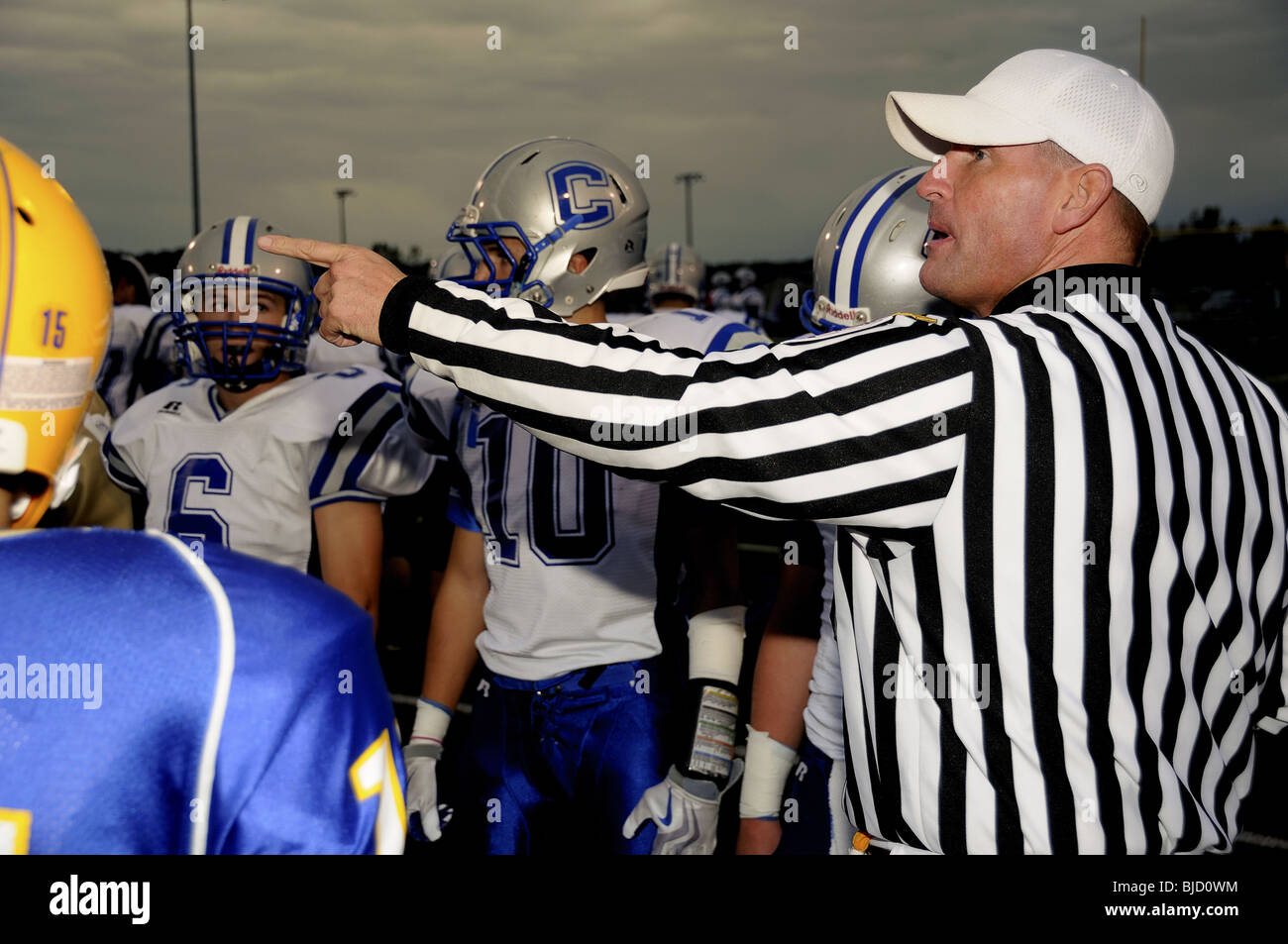 Sports referee football hi-res stock photography and images - Alamy