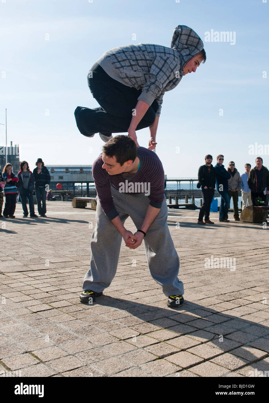 Body popping agility hi-res stock photography and images - Alamy