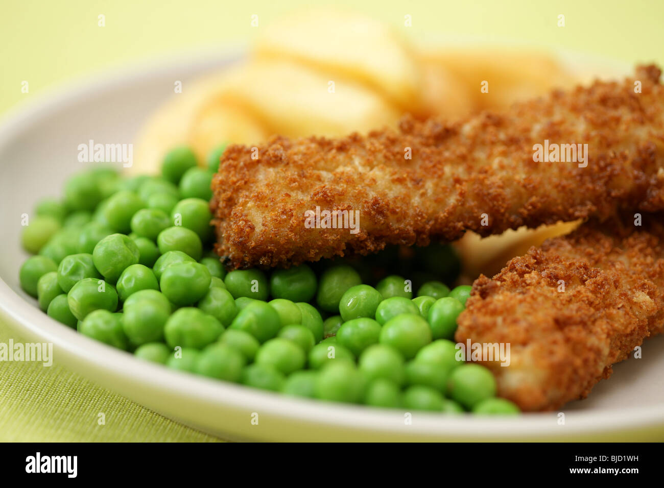 Chips fish fingers peas hi-res stock photography and images - Alamy