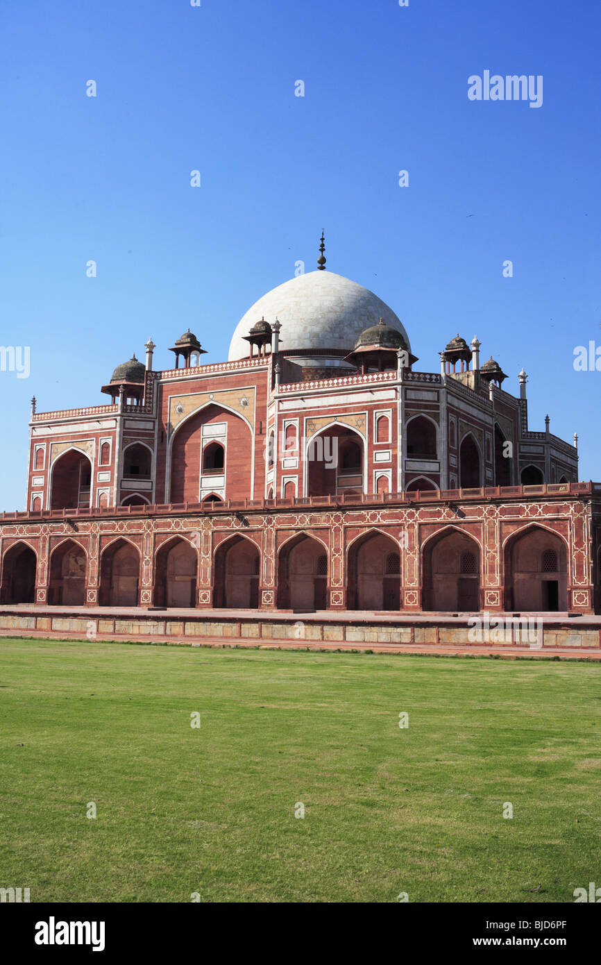 Humayun's tomb built in 1570 made from red sandstone and white marble ...