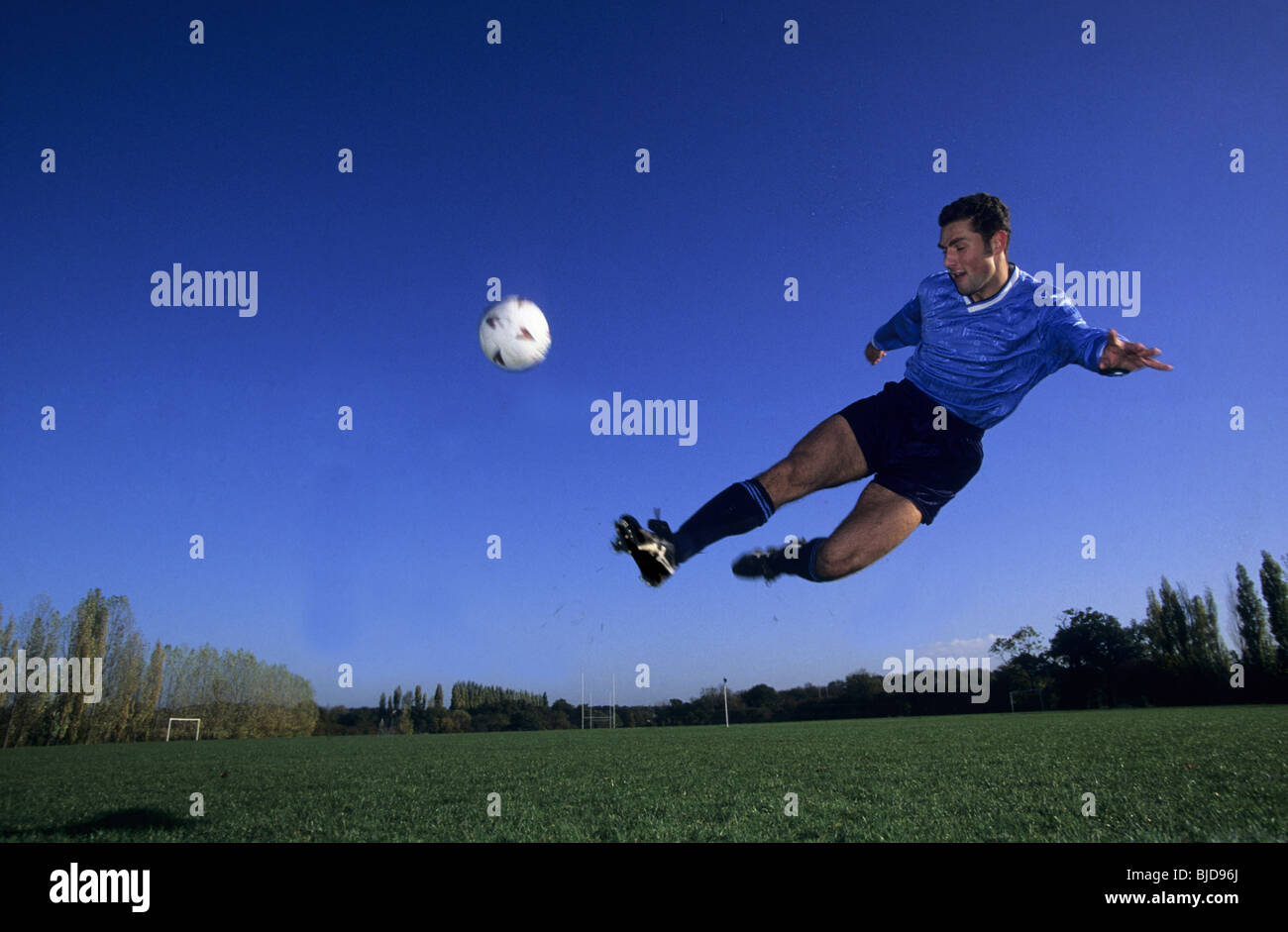 Mid kick hi-res stock photography and images - Alamy