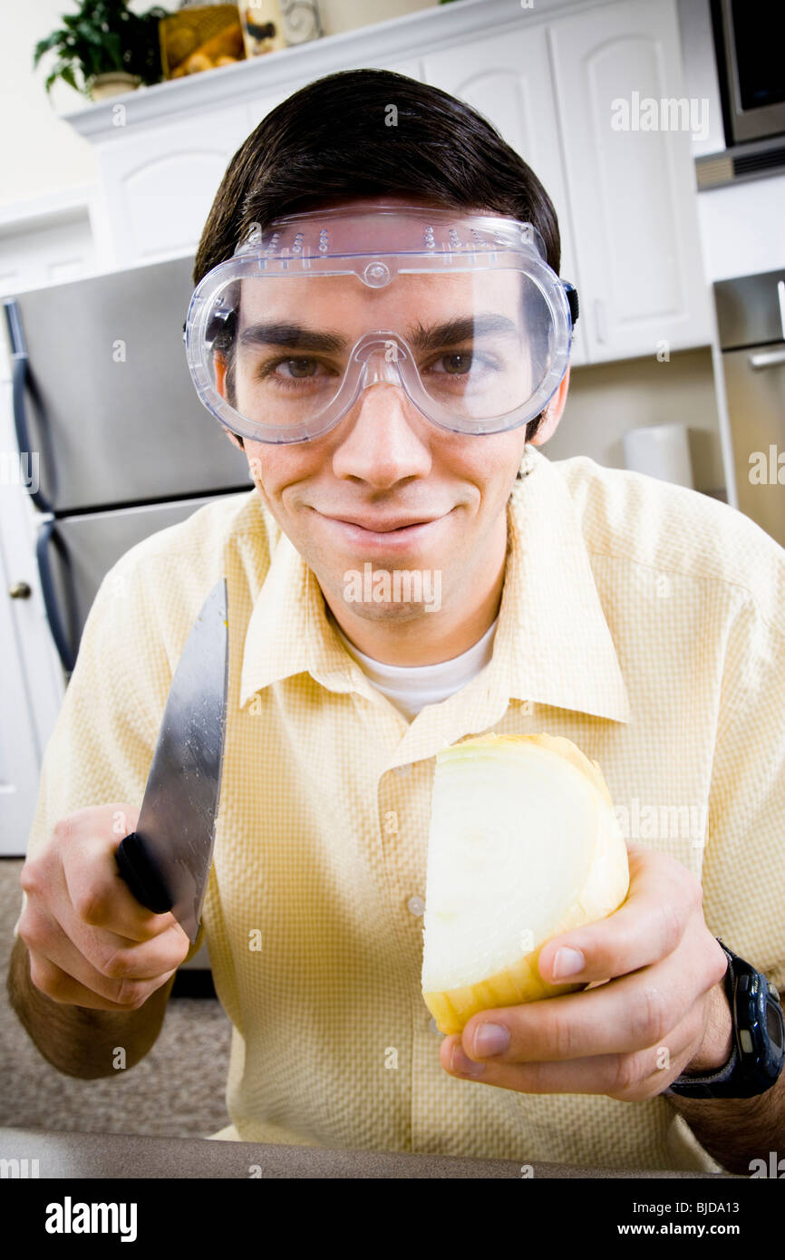 man cutting food Stock Photo - Alamy