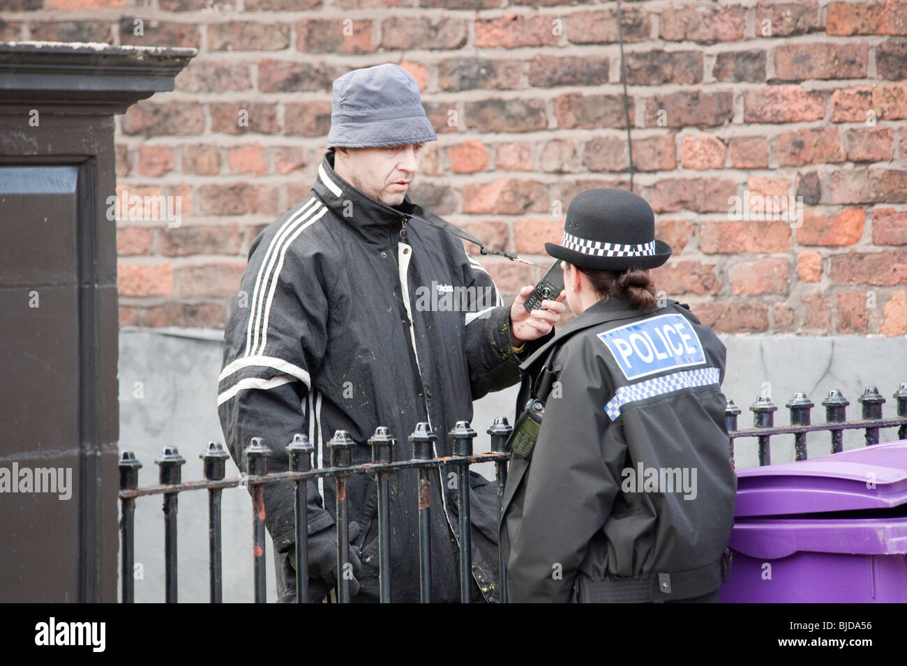 Police woman uk hi-res stock photography and images - Alamy